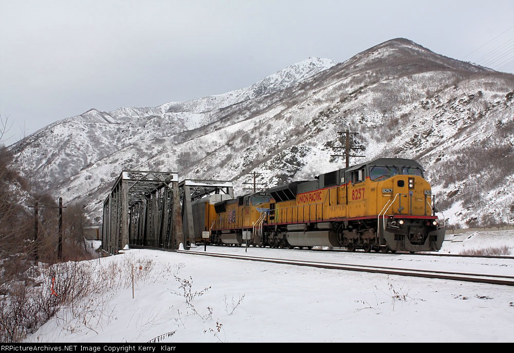 UP 8257 crossing the Weber River
